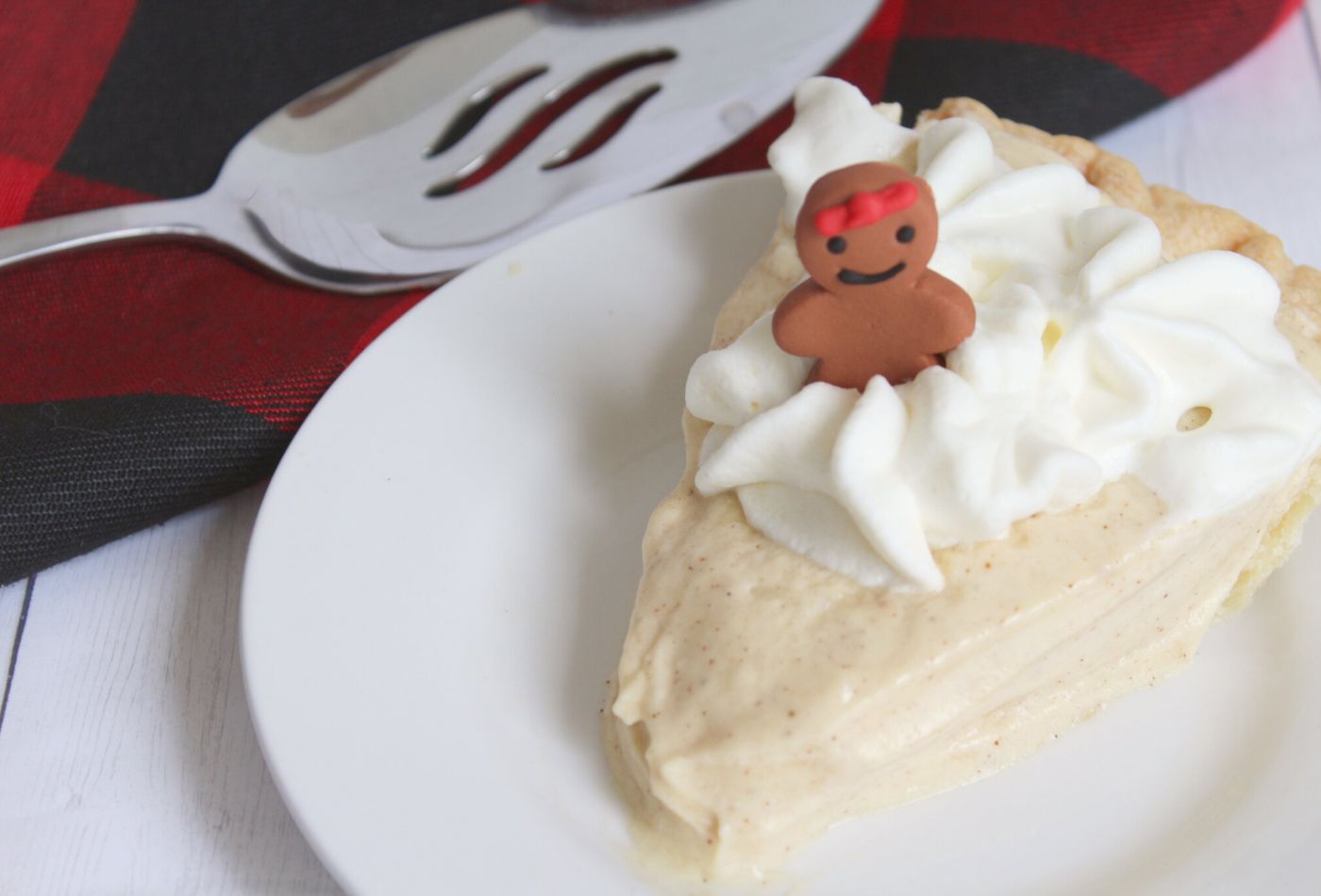 Gingerbread Cream Pie-The Lemon Diaries