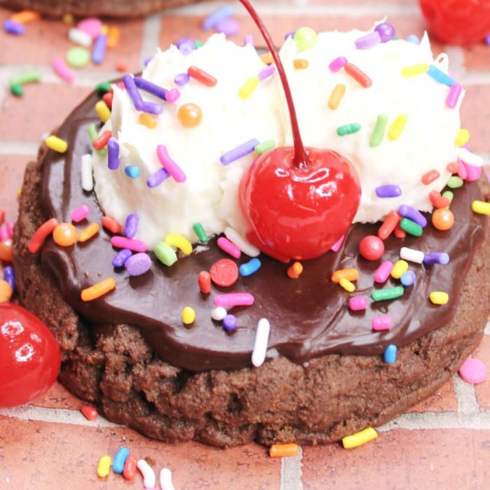 Crumbl Ice Cream Sundae Cookies-The Lemon Diaries